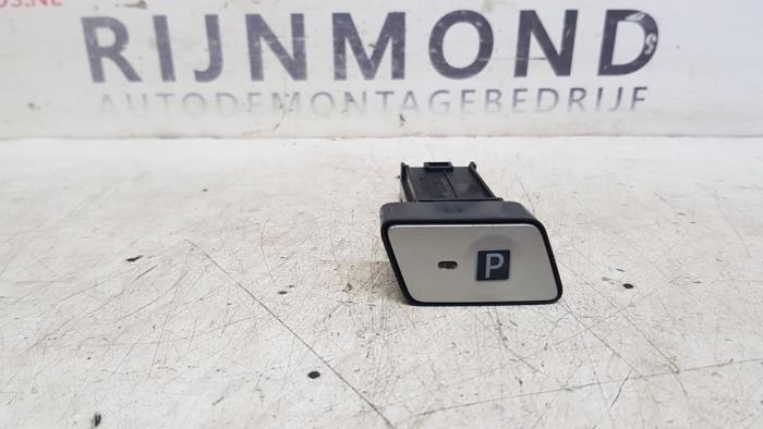 Toyota Prius Plus Handrem schakelaars voorraad