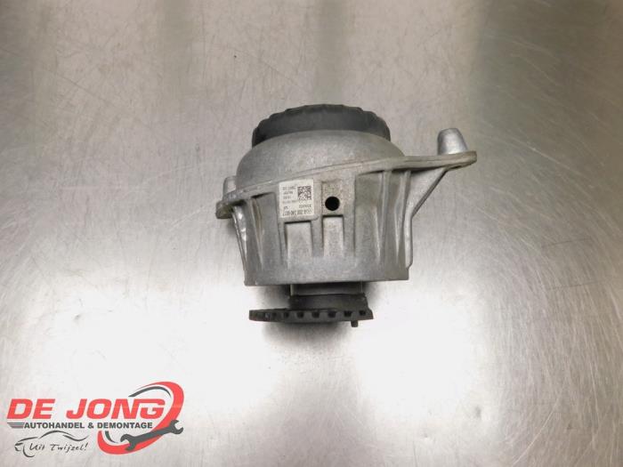 Motorsteunen met artikelnummer A2052406517 voorraad