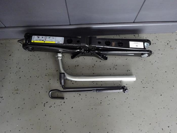 Thuiskomer - 80A601027B Staal AUDI - Autodemontagebedrijf de Jong