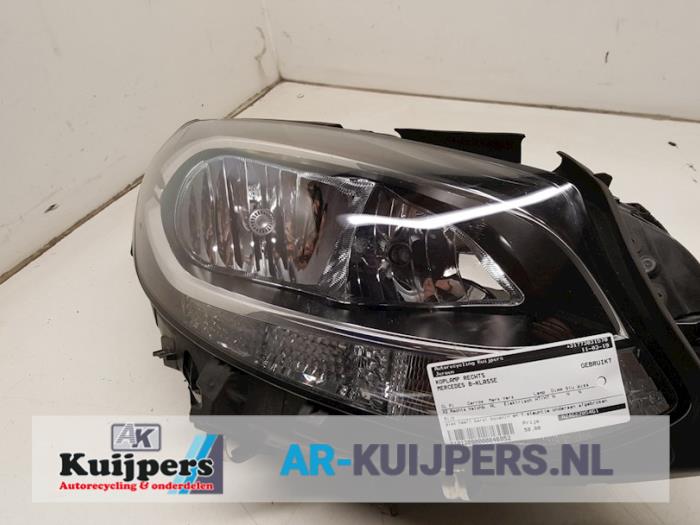 Koplamp rechts Mercedes B 1.8 B-180 CDI BlueEFFICIENCY 16V - A2468205461 AL