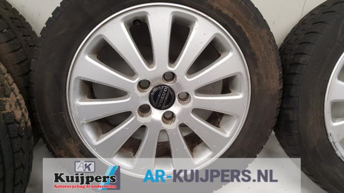 Velgen set + banden - Lichtmetaal VOLVO - Autorecycling Kuijpers