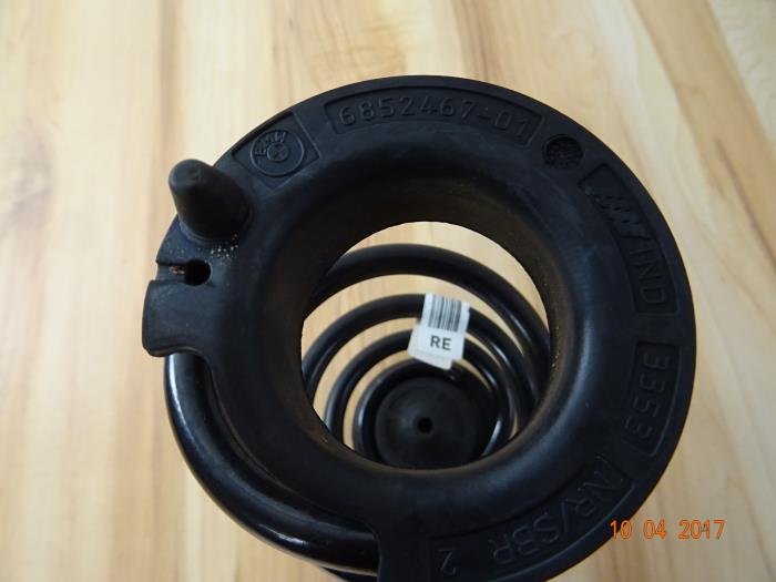 Schroefveer achter Mini Cooper - 36875113