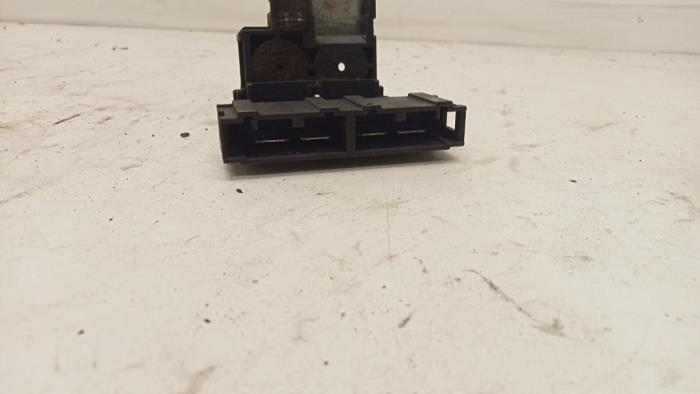 Zekeringkast Suzuki Swift 1.3 VVT 16V - Hans Auto Onderdelen