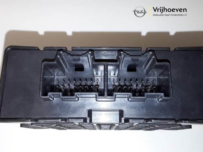 Gateway module Opel Mokka X 1.4 Turbo 16V - 13599318 gm