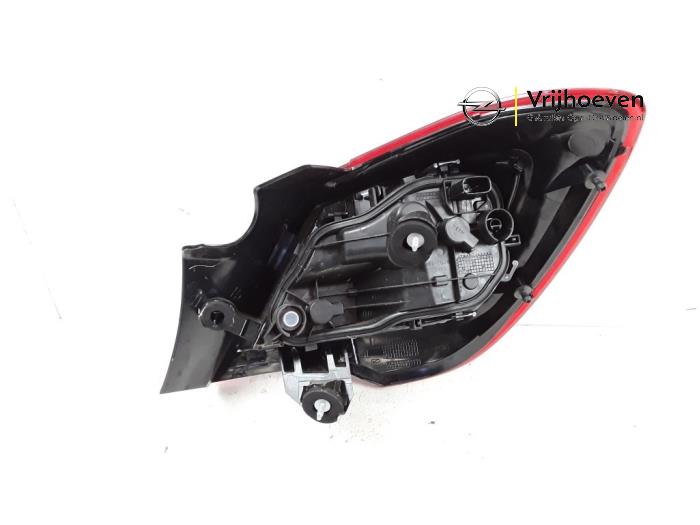Achterlicht links Opel Corsa E 1.4 16V - 39090650 GM