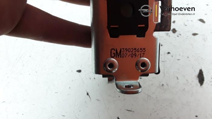 Achterbank slot Opel Corsa E 1.0 SIDI Turbo 12V - 39025655