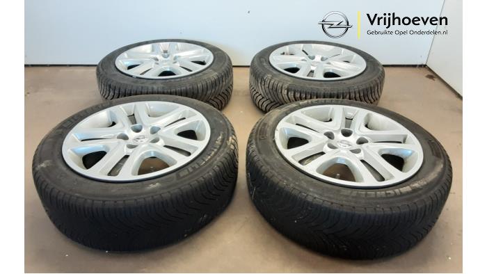 Velgen set + banden Opel Astra K Sports Tourer 1.6 CDTI 110 16V ...