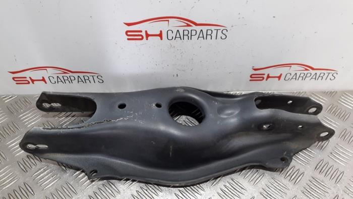 Draagarmen Links-achter met artikelnummer A2053522000 voorraad