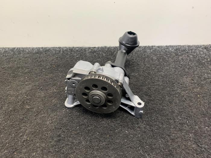 Oliepompen met artikelnummer 03L115105C voorraad