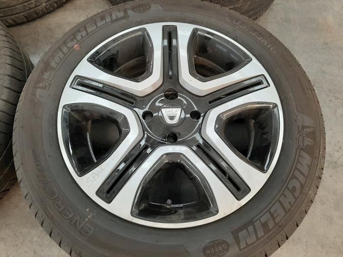 Velgen set + banden Dacia Sandero II 0.9 TCE 12V - 403002053R Staal