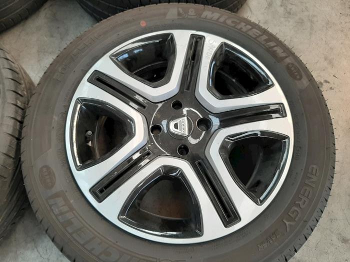 Velgen set + banden Dacia Sandero II 0.9 TCE 12V - 403002053R Staal