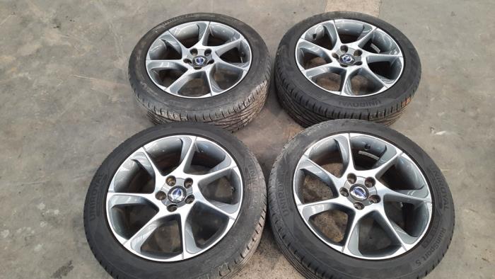 Volvo V60 Velgen set + banden voorraad | Onderdelenlijn.nl