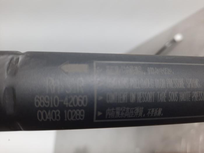 Toyota Rav-4 Gasdempersets Kofferdeksel voorraad