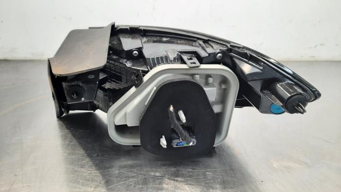 Achterlicht links Peugeot 208 II e-208 - 9823216780