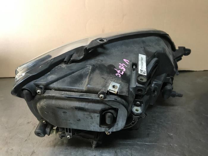 Koplamp links Volkswagen Golf Plus 1.4 TSI 160 16V - 4F0941329C HELLA