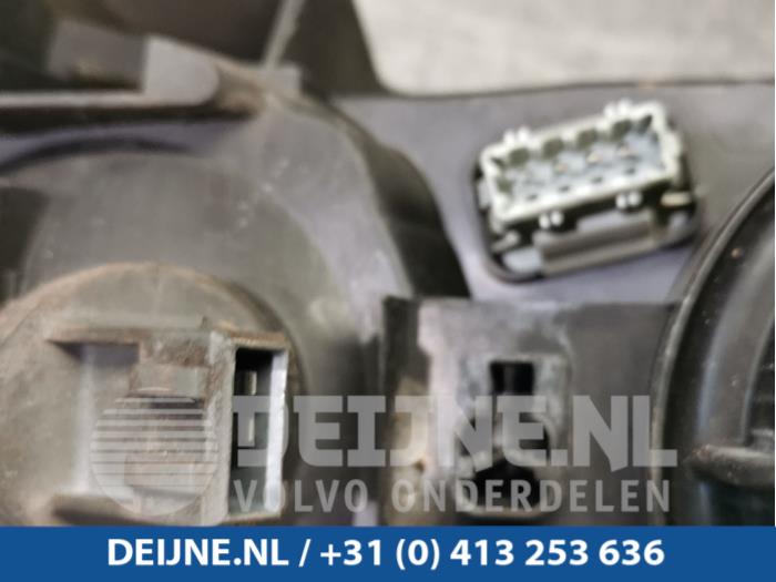 Gebruikte Volvo V70 (SW) 2.4 T 20V Koplamp rechts - 8662922 - van ...