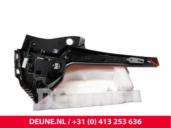 Achterlicht links Volvo V90 - 32228010 VOLVO