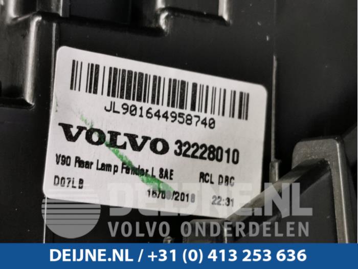 Achterlicht links Volvo V90 - 32228010 VOLVO