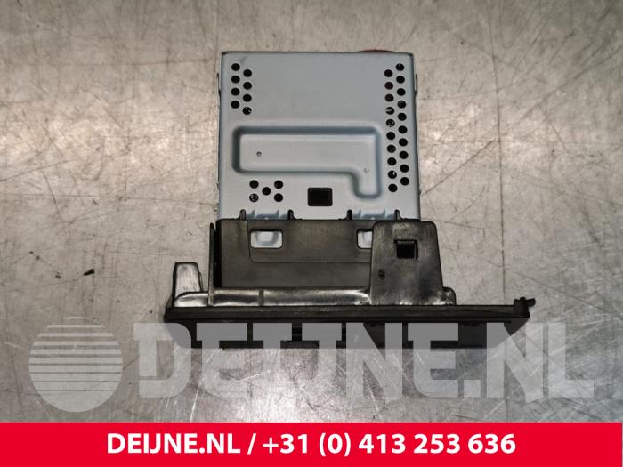 AUX/USB aansluiting Volvo XC60 II 2.0 T6 16V Twin Engine - 31407038 VOLVO