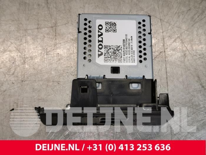 AUX/USB aansluiting Volvo XC60 II 2.0 T6 16V Twin Engine - 31407038 VOLVO