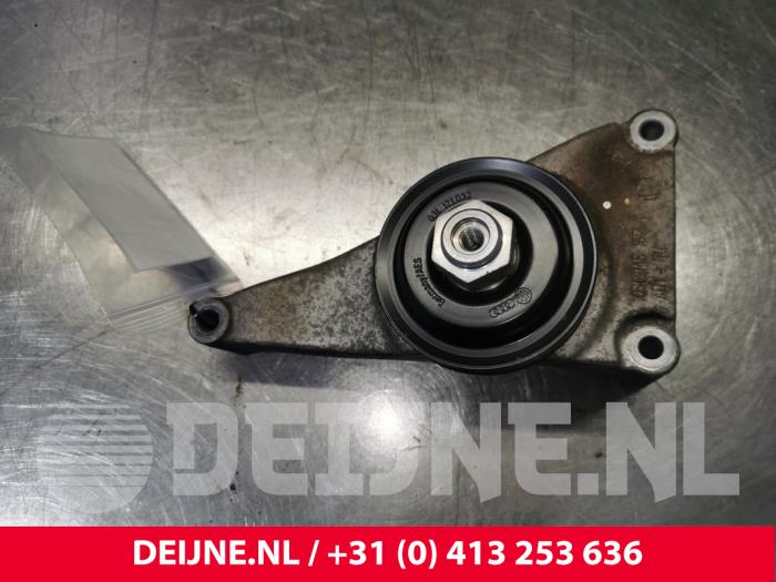 Steunen (diversen) met artikelnummer 03L145167A voorraad