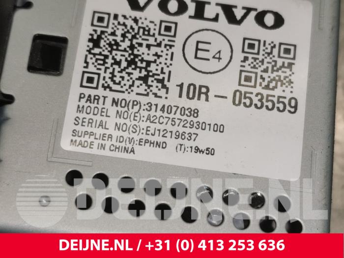 AUX/USB aansluiting Volvo XC60 II 2.0 B5 Mild Hybrid Geartronic 16V AWD ...