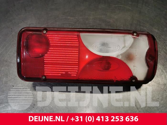 Achterlichten links met artikelnummer A9068200464 voorraad