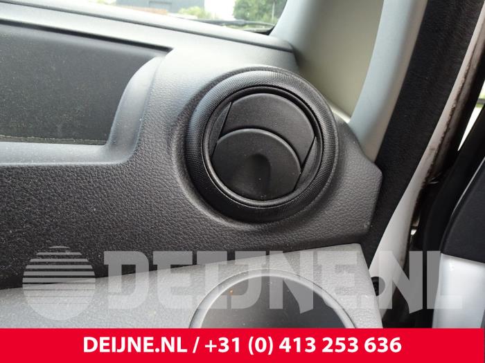 Nissan NV 200 (M20M) 1.5 dCi 86 Luchtroosters Dashboard voorraad