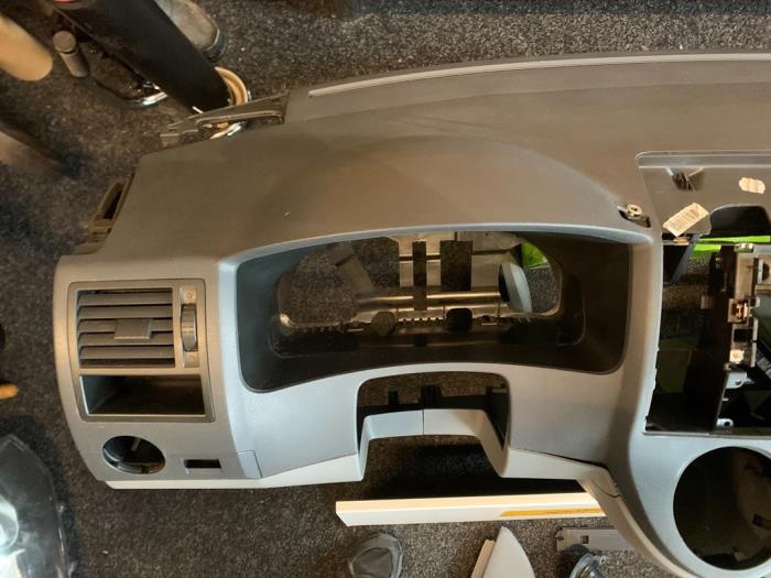 Dashboard Volkswagen Transporter T5 2.0 TDI DRF - 7H1857003DQDS