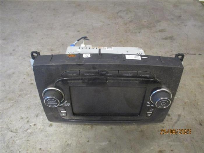 Fiat 500L Navigatie Displays voorraad | Onderdelenlijn.nl