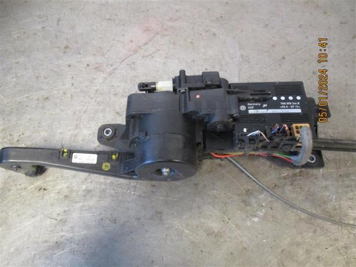 Schuifdeur motor links Volkswagen Sharan 2.0 TDI 16V - 7N0959244B