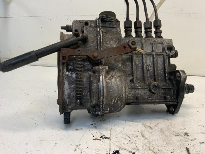 Dieselpomp Mercedes 200-300D 200 D - 0400074978 615940 BOSCH