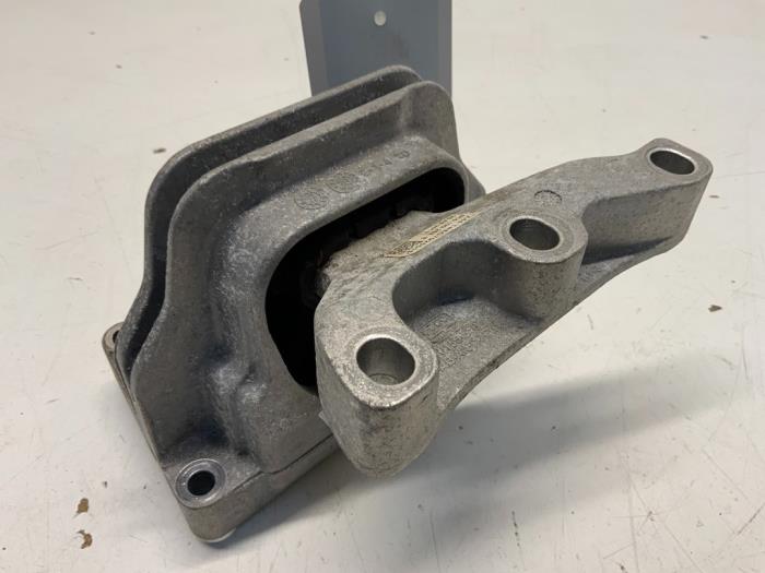 Motorsteunen met artikelnummer 6C0199262E voorraad