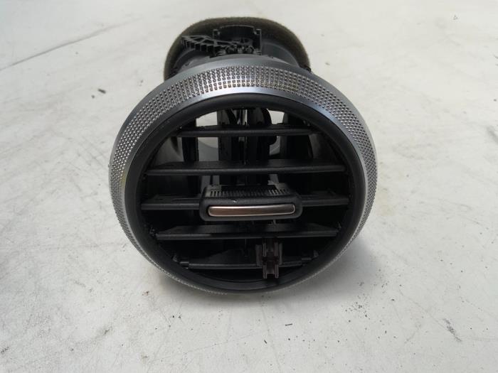 Luchtroosters Dashboard met artikelnummer 8P0820901 voorraad