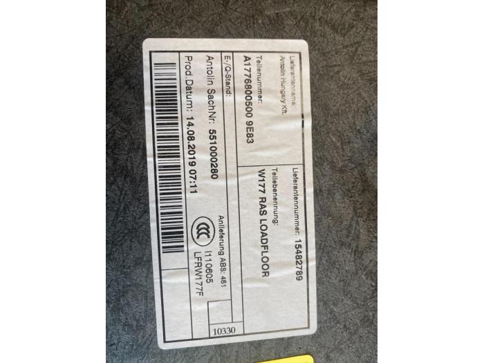 Bekleding bagageruimte Mercedes A 1.3 A-180 Turbo 16V - A1776800500