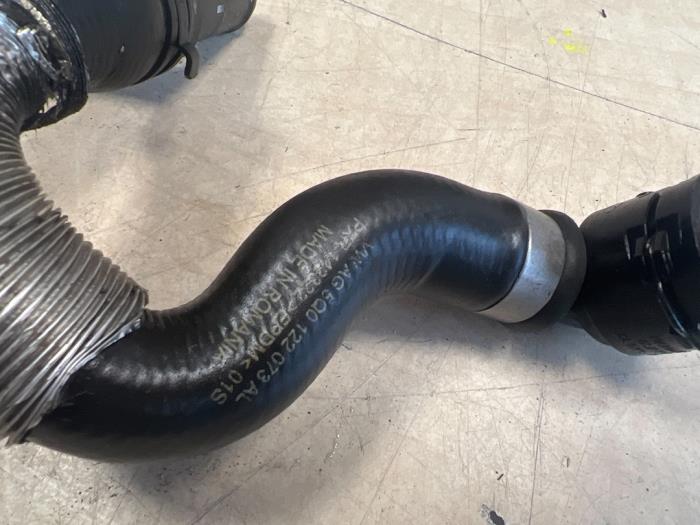 Slang (diversen) Volkswagen Golf VII 1.6 TDI 16V - 5Q0122073BK