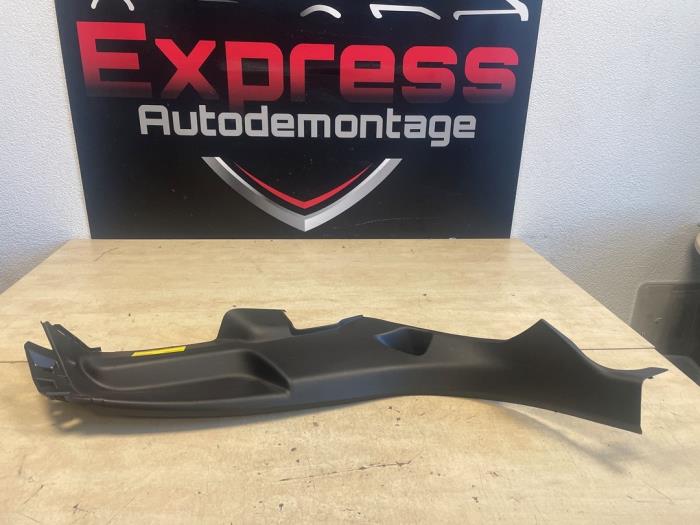 Opel Corsa C-stijl afdekkappen rechts voorraad