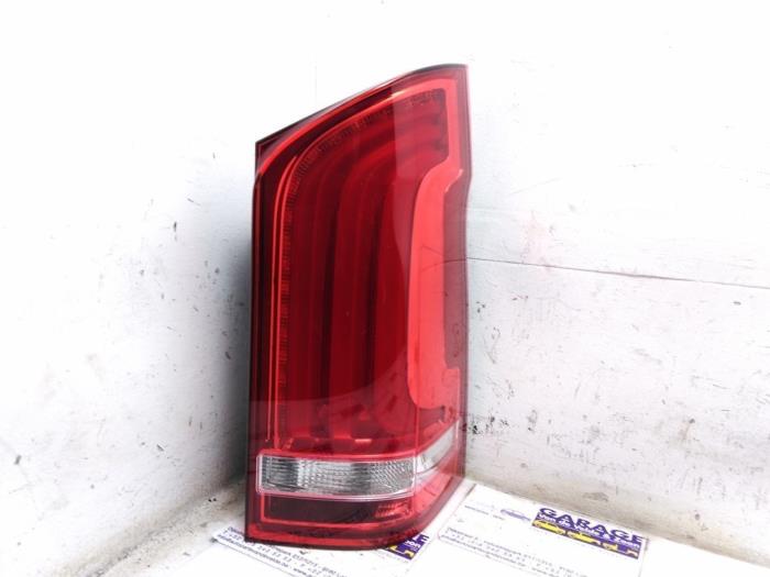 Achterlichten rechts met artikelnummer 4478200664 voorraad