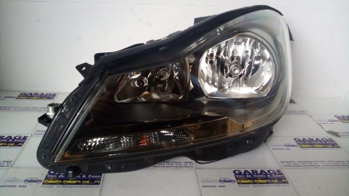 Koplampen links met artikelnummer 2048209559 voorraad