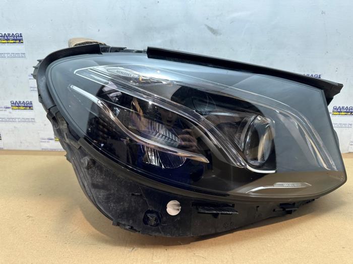 Koplampen rechts met artikelnummer A2139062806 voorraad