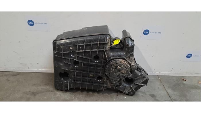 Adblue tank Mercedes E Estate E-200d 1.6 Turbo 16V - A2134709301 654916