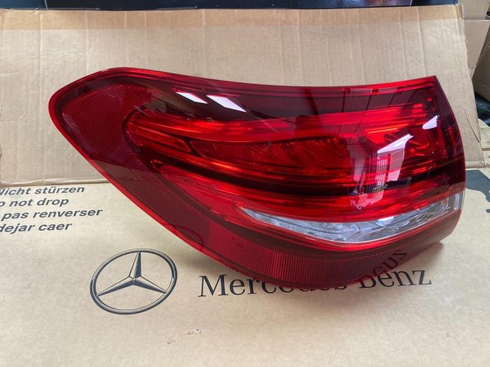 Achterlichten links met artikelnummer 2059065100 voorraad