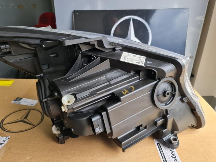 Koplamp links Mercedes V - A4479069700 MERCEDES