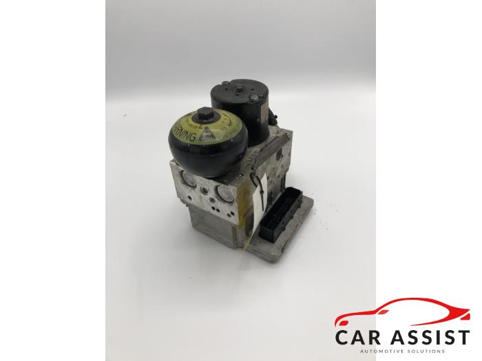 ABS Pompen met artikelnummer A0054318112 voorraad