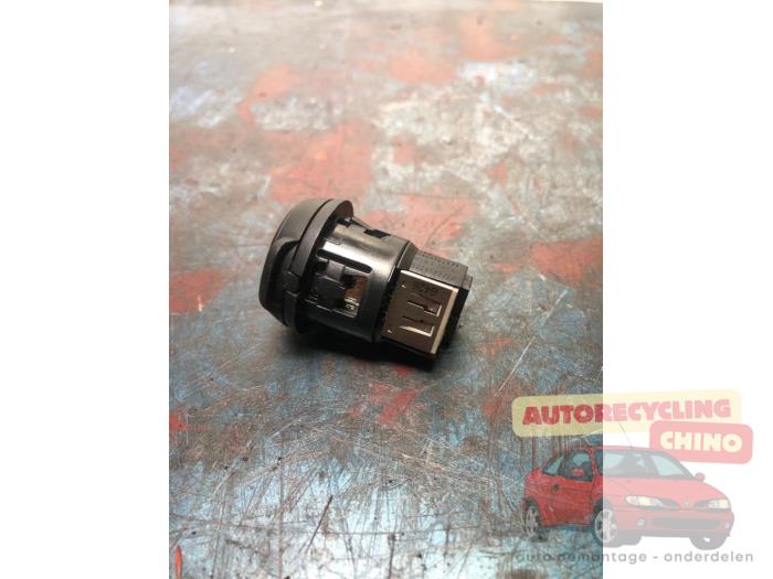 Citroen C3 AUX/USB aansluitingen voorraad | Onderdelenlijn.nl