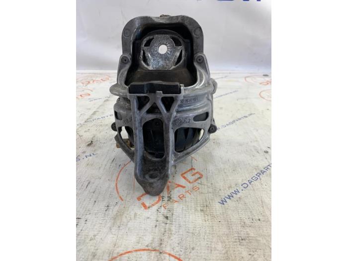 Motorsteunen met artikelnummer 4M0199372 voorraad