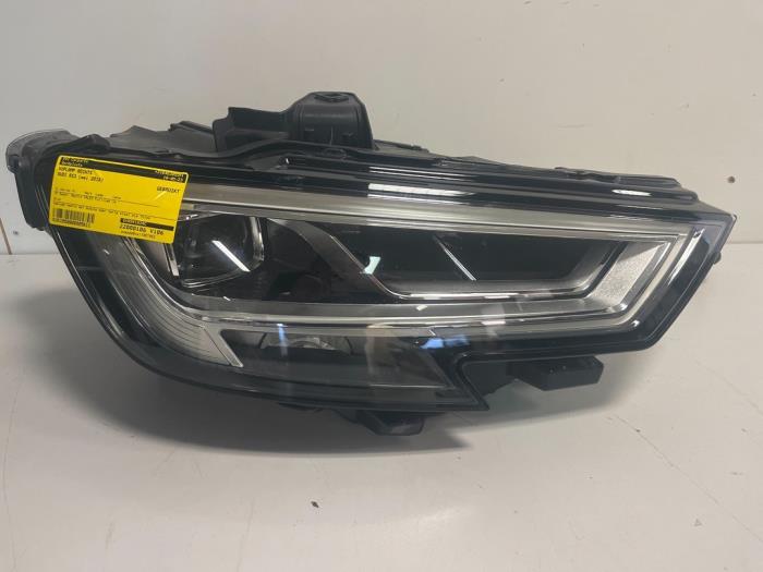 Koplampen rechts met artikelnummer 8V0941034C voorraad