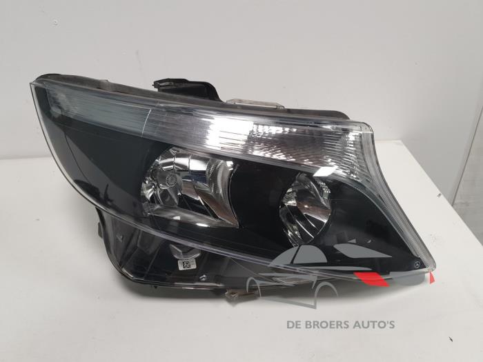Koplampen rechts met artikelnummer 4479067800 voorraad