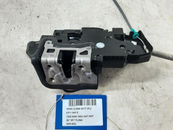 Deurslot Cilinder links Mercedes A 1.3 A-250 e Turbo 16V - A1770032899