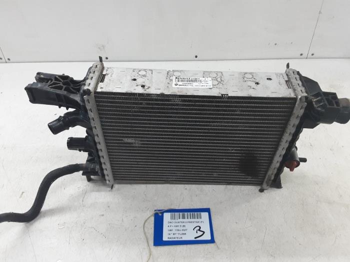 Radiateuren met artikelnummer 214106421R voorraad